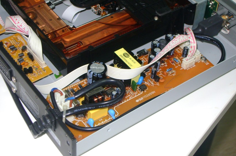 Reproductor DVD Airis L103E | Electroclínica